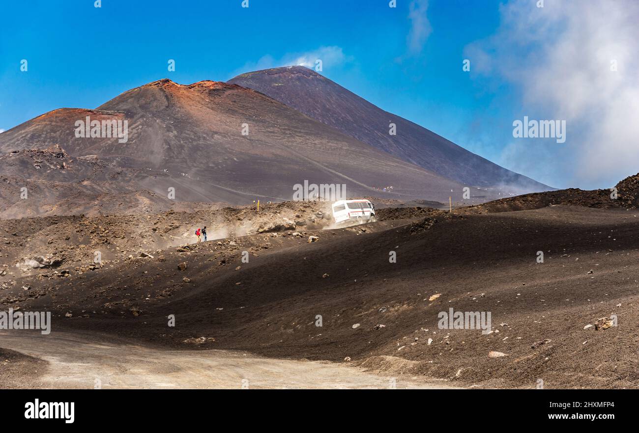 Etna en bus Banque de photographies et d’images à haute résolution - Alamy