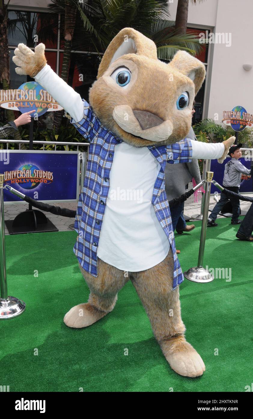 E.B. lors de la première du nouveau film d'Universal Pictures HOP, qui ...