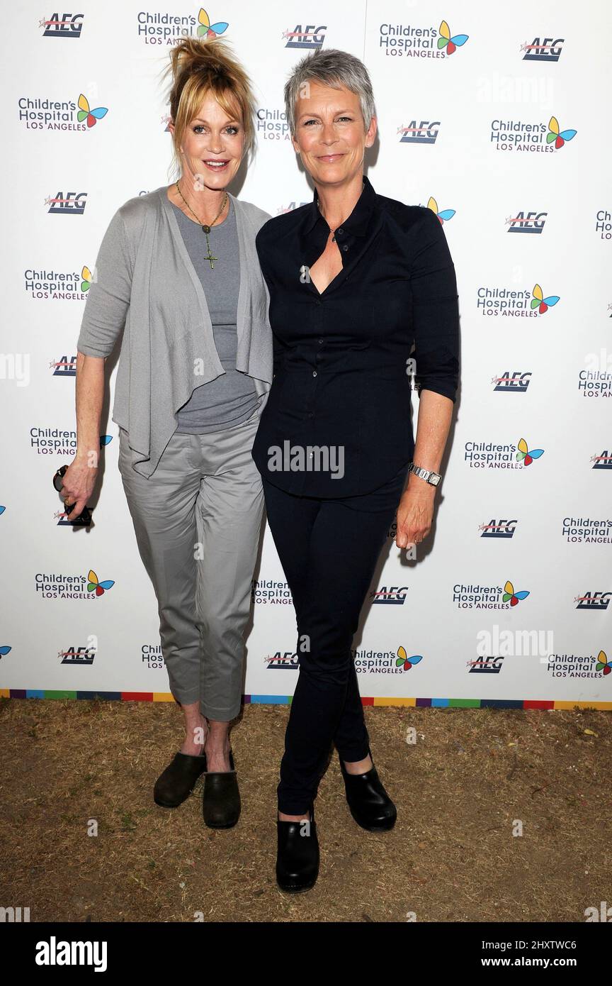 Melanie Griffith et Jamie Lee Curtis assistent à la marche « allumez ...