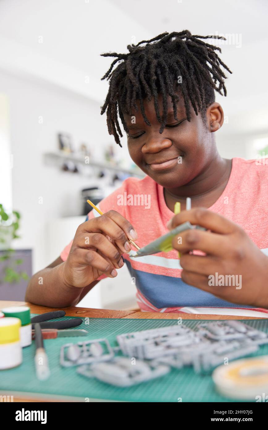 Preteen boy model Banque de photographies et d’images à haute ...