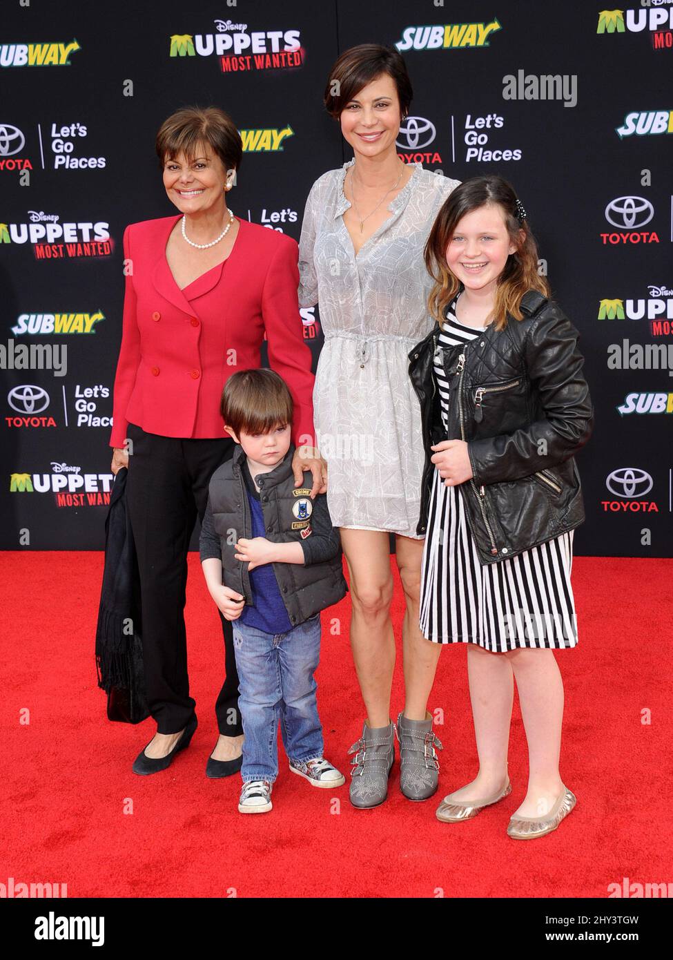 Catherine Bell, Gemma Beason, Ronan Beason et Mina Bell assistent à la ...