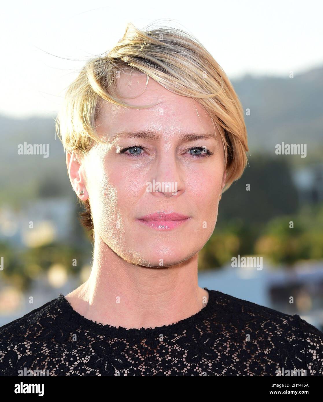 Robin Wright participe à l'événement du magazine confidentiel de Los ...