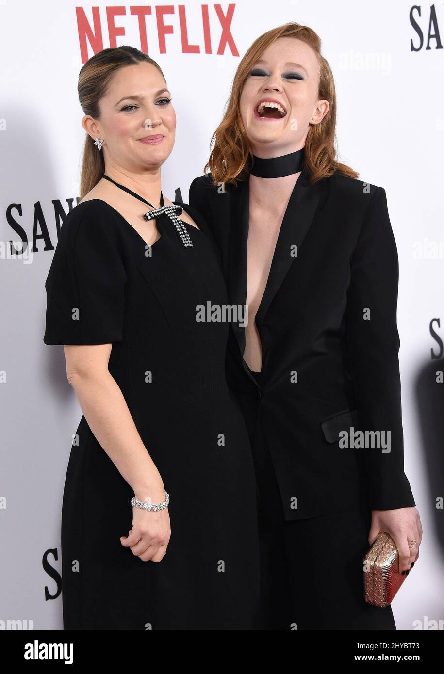 Drew Barrymore et Liv Hewson arrivent à la première de Netflix de ...