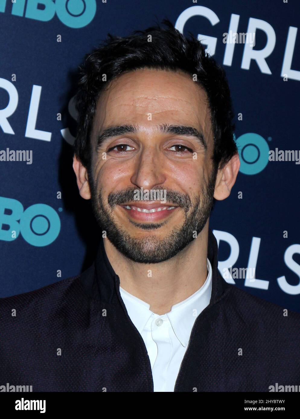 Amir Alison participe à la première saison des filles de sixième et ...