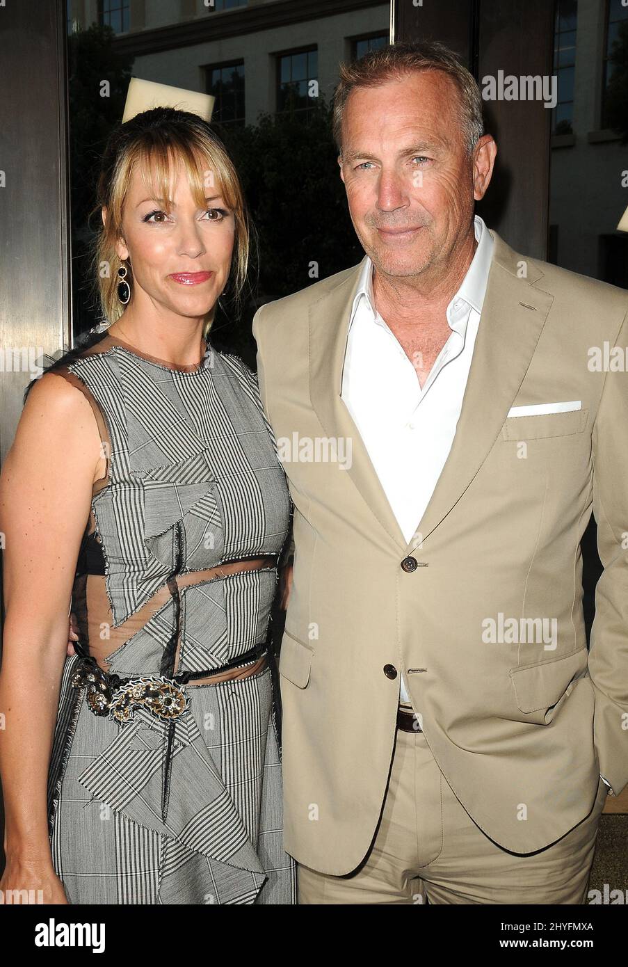 Christine Baumgartner et Kevin Costner à la première mondiale de ...