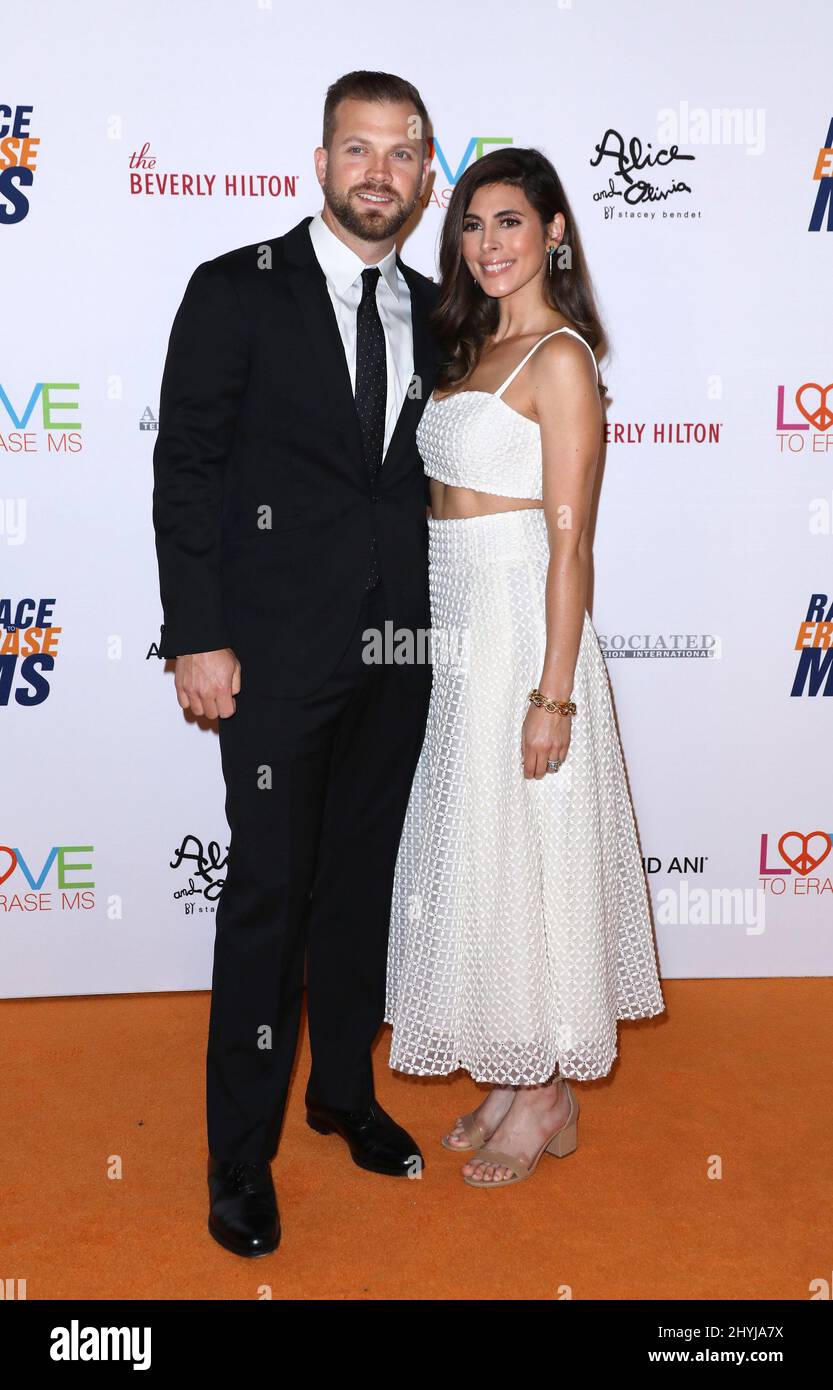 Jamie-Lynn Sigler et Cutter Dykstra participant au Gala Race to Erase ...