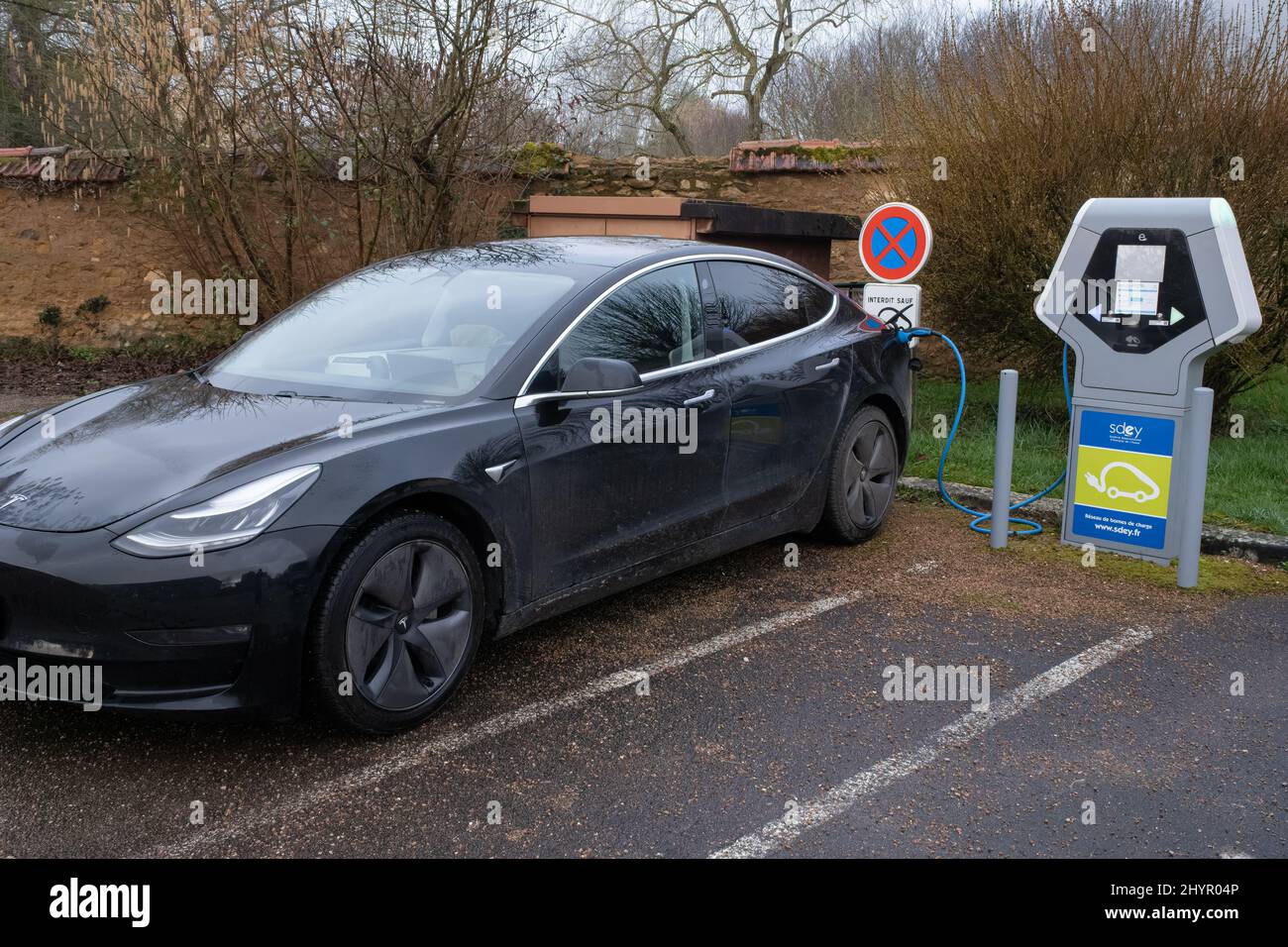 Sauvigny-le-Bois, France - le 23 février 2022 : un cliché statique d'un ...