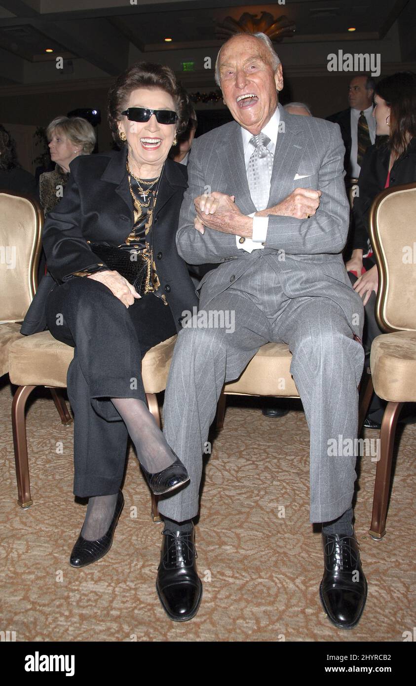 Nancy Barbato et A.C. Lyles à un aperçu en avant-première du US Postage ...