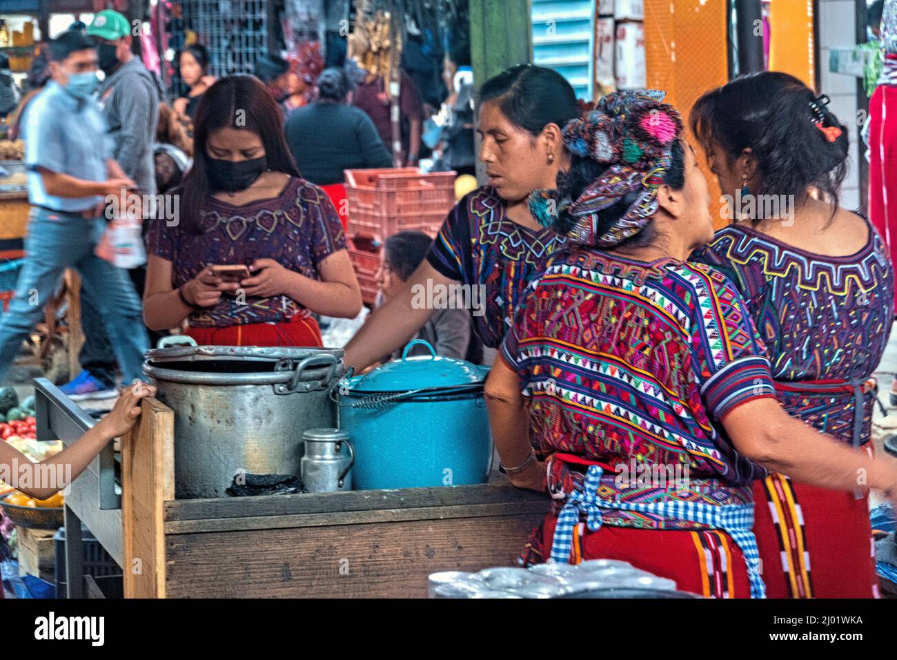Ixil maya femmes Banque de photographies et d’images à haute résolution ...