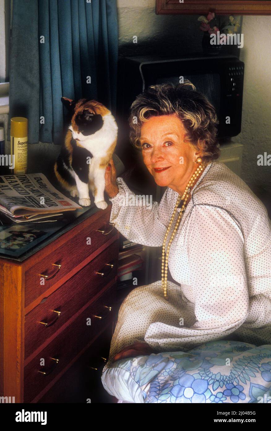 Beryl reid Banque de photographies et d’images à haute résolution - Alamy