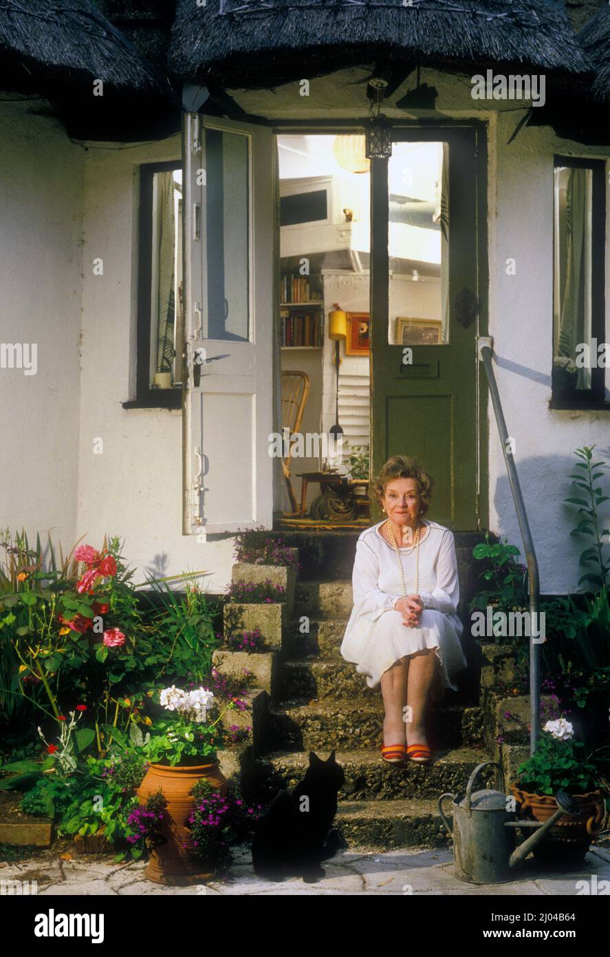 Beryl reid Banque de photographies et d’images à haute résolution - Alamy