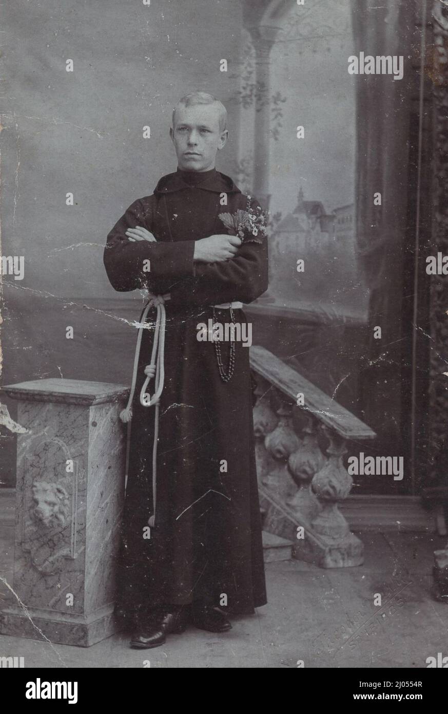 Jeune moine franciscain Banque de photographies et d’images à haute ...