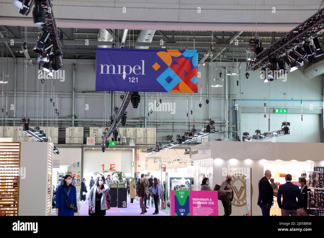 Label chanel en italie Banque de photographies et d’images à haute ...