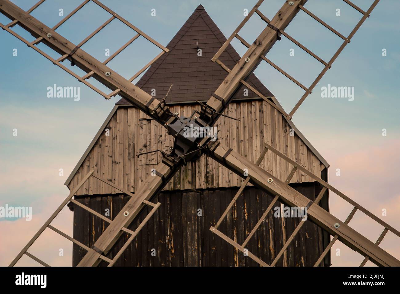 Détails d'un moulin utilisé pour moudre le grain dans la farine Photo ...