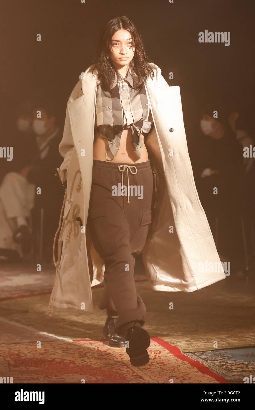Tokyo, Japon. 19th mars 2022. Un mannequin portant la marque SUGARHILL ...