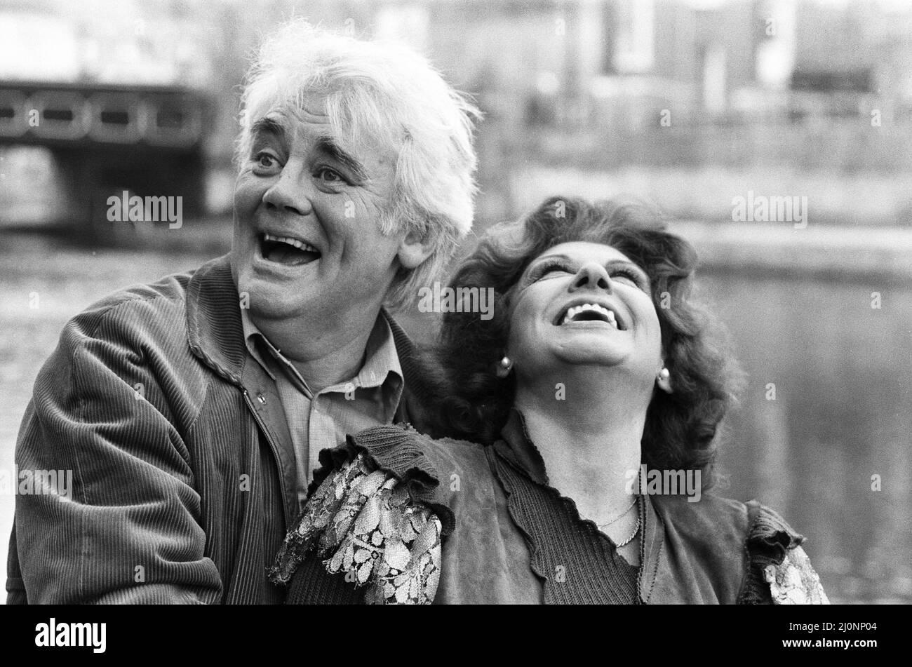 Pat phoenix Banque d'images noir et blanc - Alamy