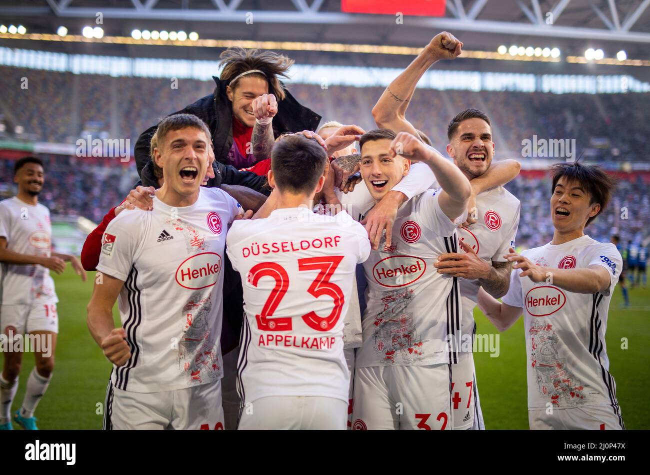 Torjubel: Kristoffer Peterson (F95), Robert Bozenik (F95), Lex-Tyger ...