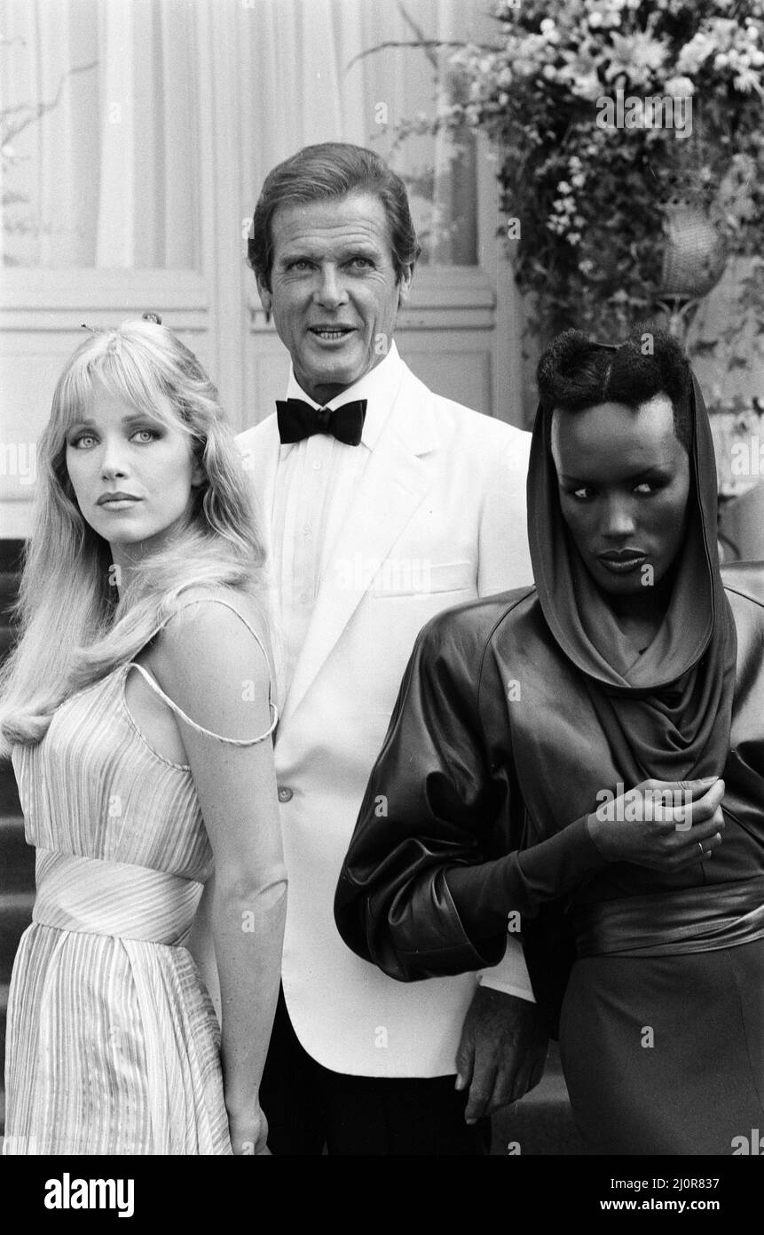 Une vue à tuer 1984 James Bond film, Photocall à l'extérieur du Château ...