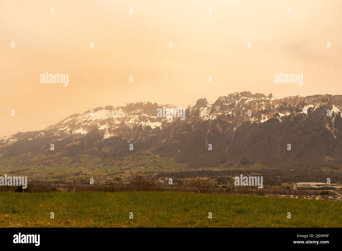 Sable du sahara alpes Banque de photographies et d’images à haute ...