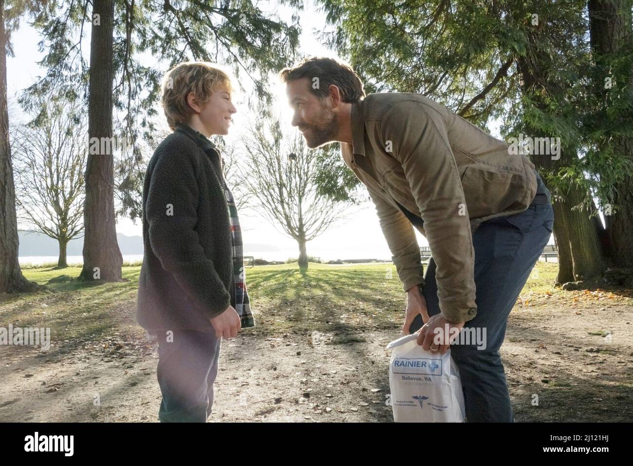 LE PROJET ADAM, de gauche à droite : Walker Scobell, Ryan Reynolds ...