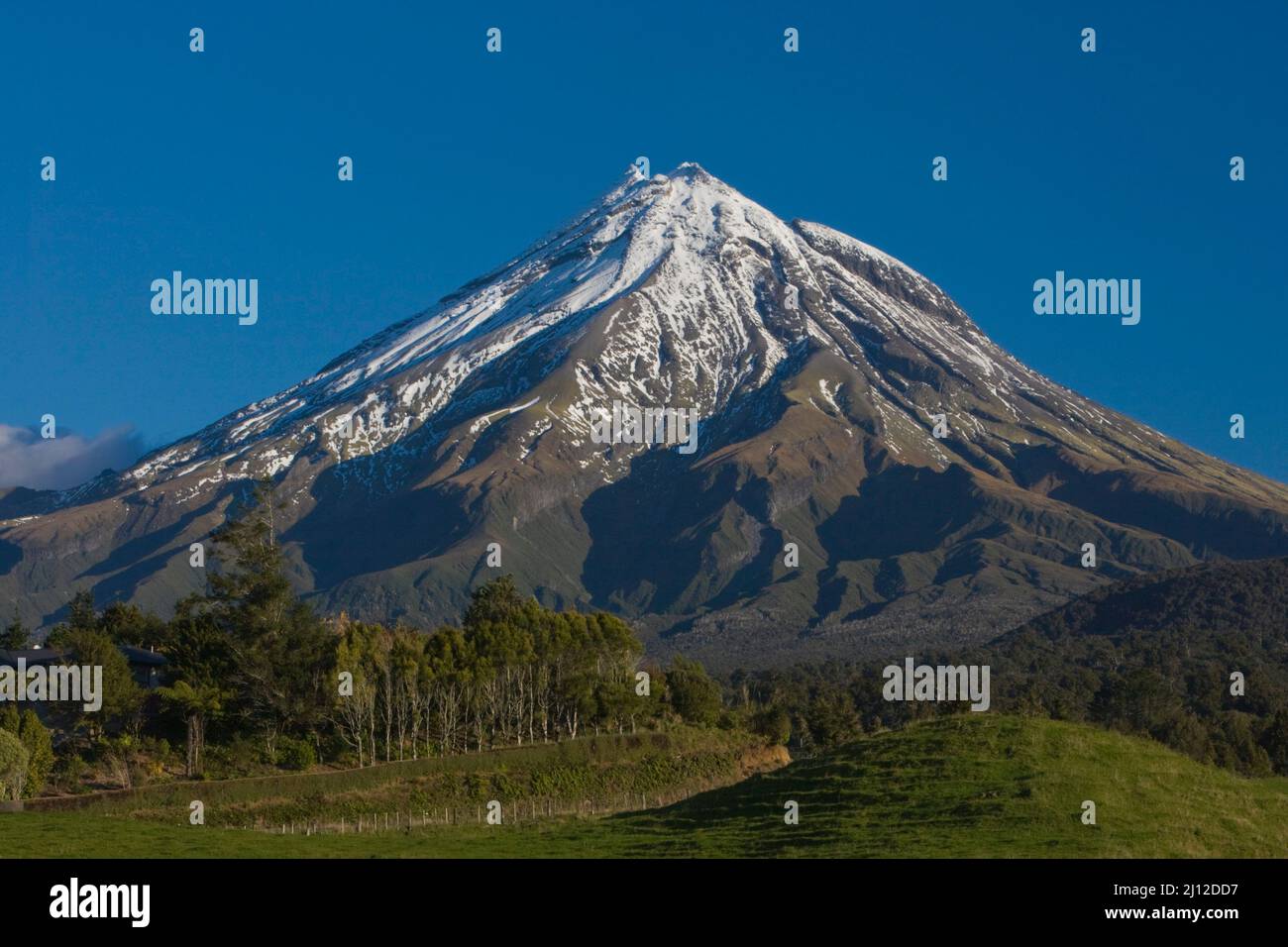 Taranaki maunga Banque de photographies et d’images à haute résolution ...