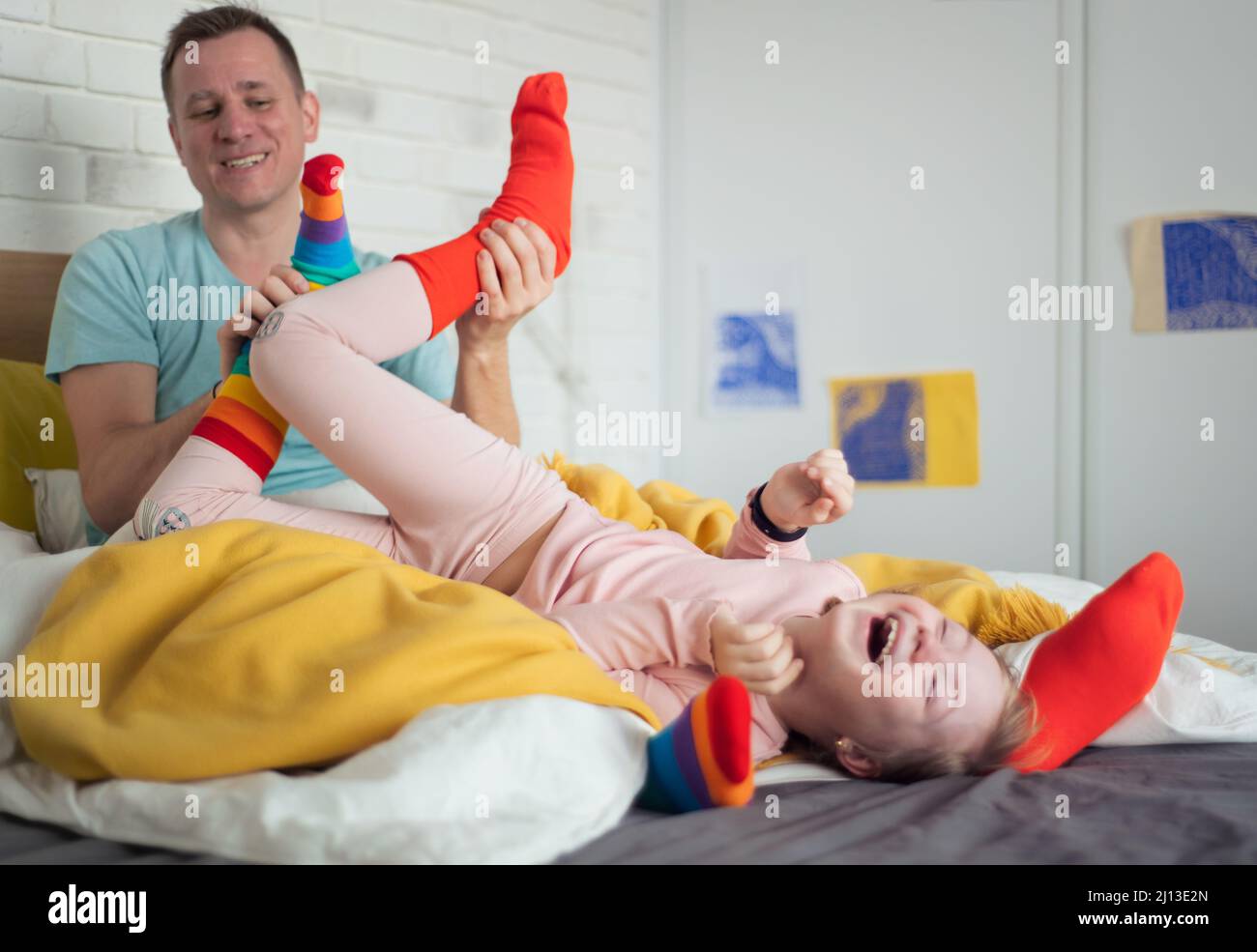 Chatouiller fille Banque de photographies et d’images à haute ...