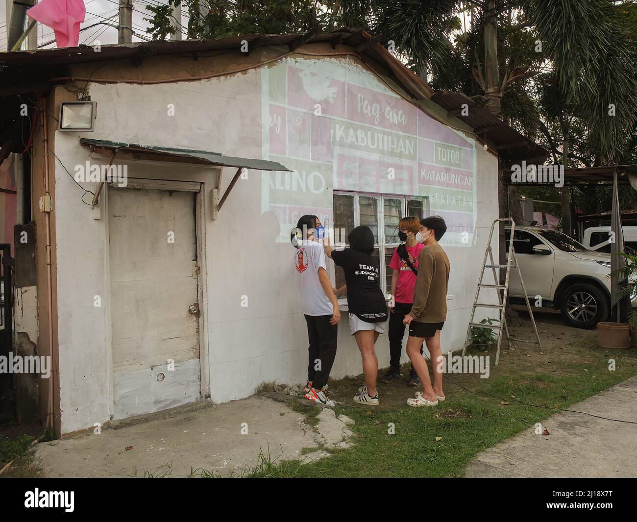 Les étudiants de l'université ont vu parler de leur conception murale ...