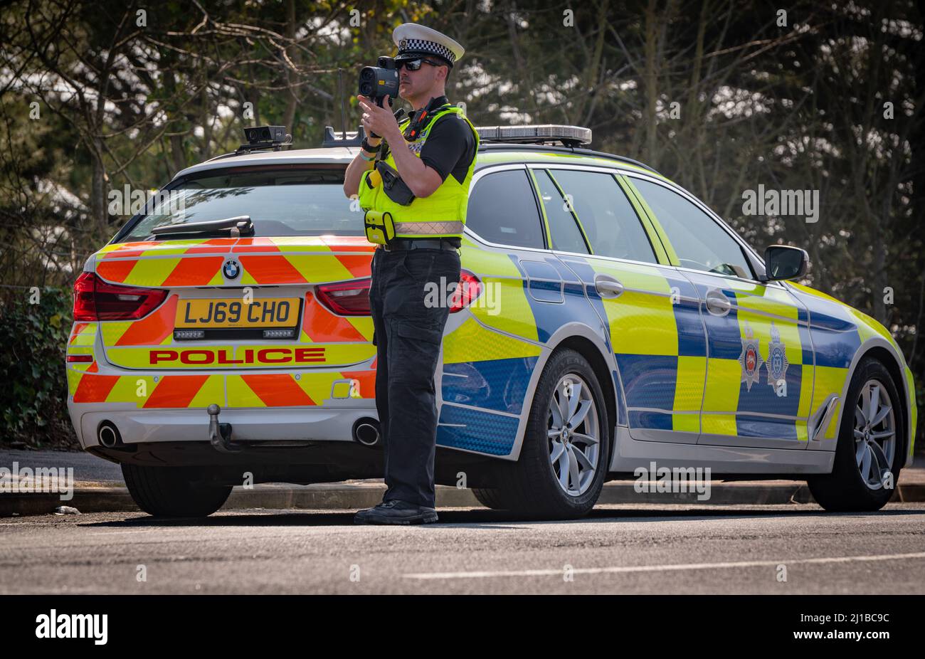 La police surveille la vitesse des voitures Banque de photographies et ...