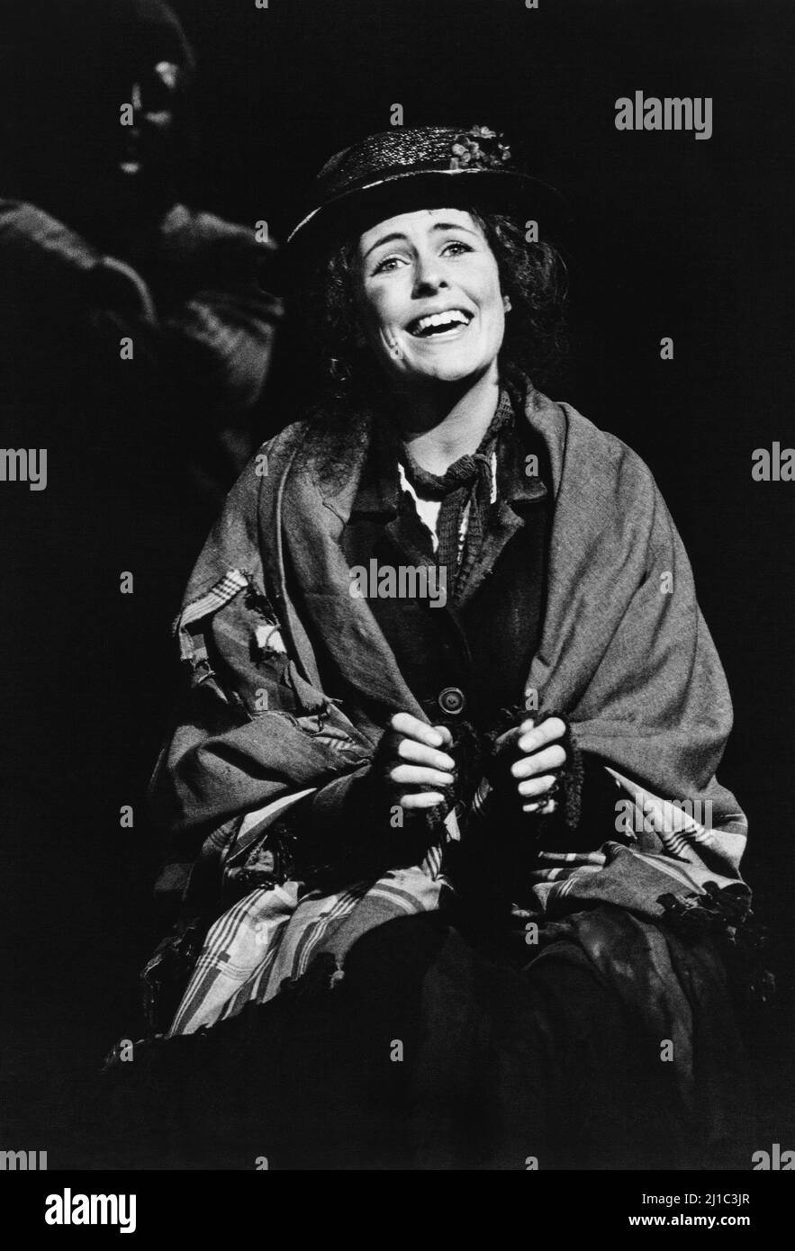 En dehors de l'église St Paul's, Covent Garden: Liz Robertson (Eliza ...