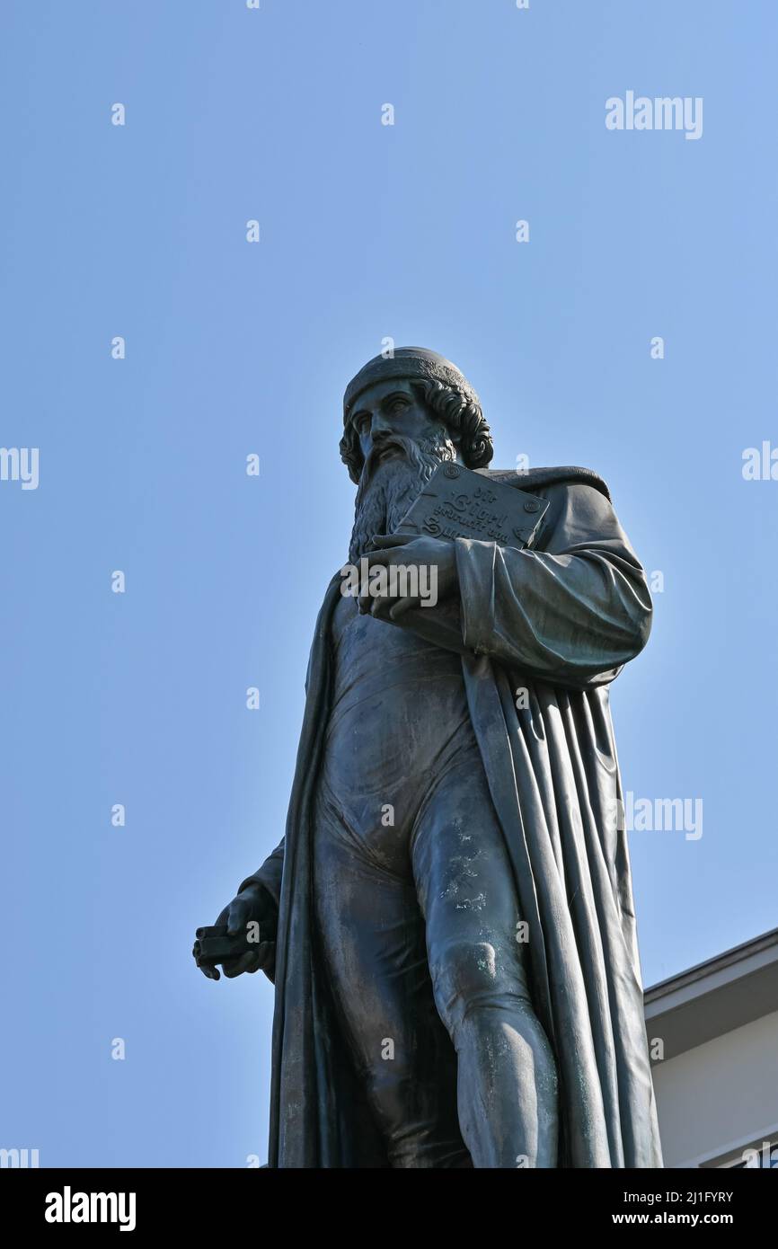 Sculpture of johannes gutenberg Banque de photographies et d’images à ...