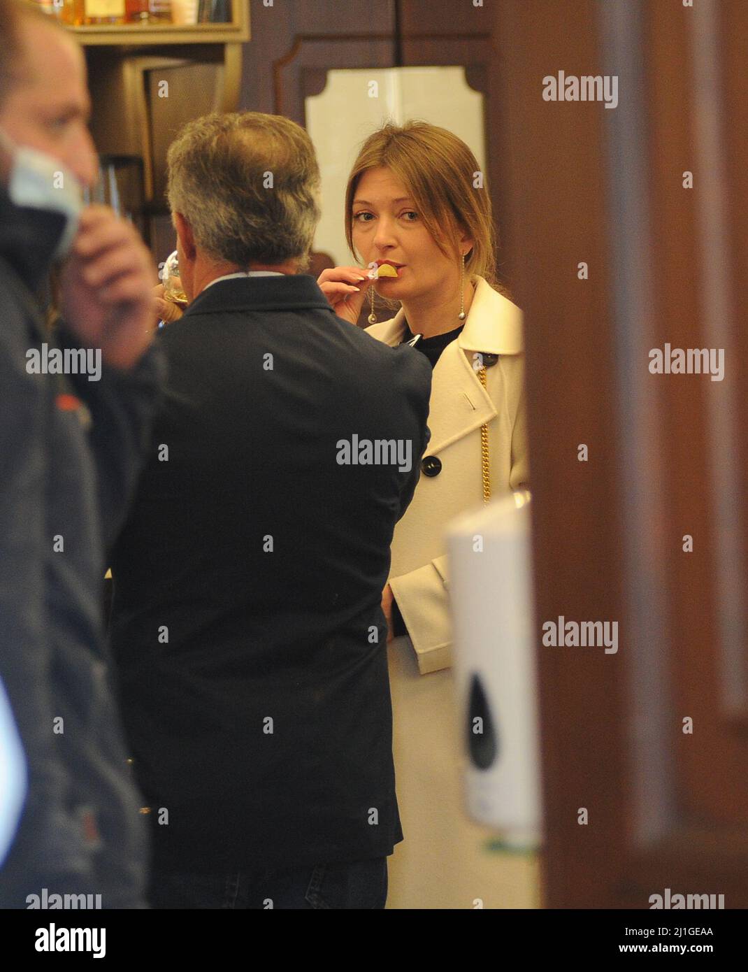 Alesi kumiko Banque de photographies et d’images à haute résolution - Alamy