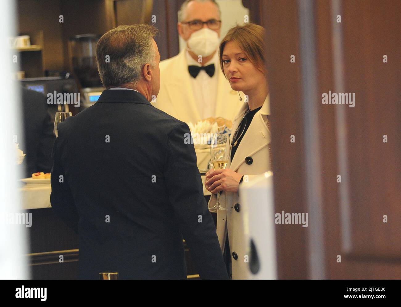 Alesi kumiko jean alesi Banque de photographies et d’images à haute résolution - Alamy