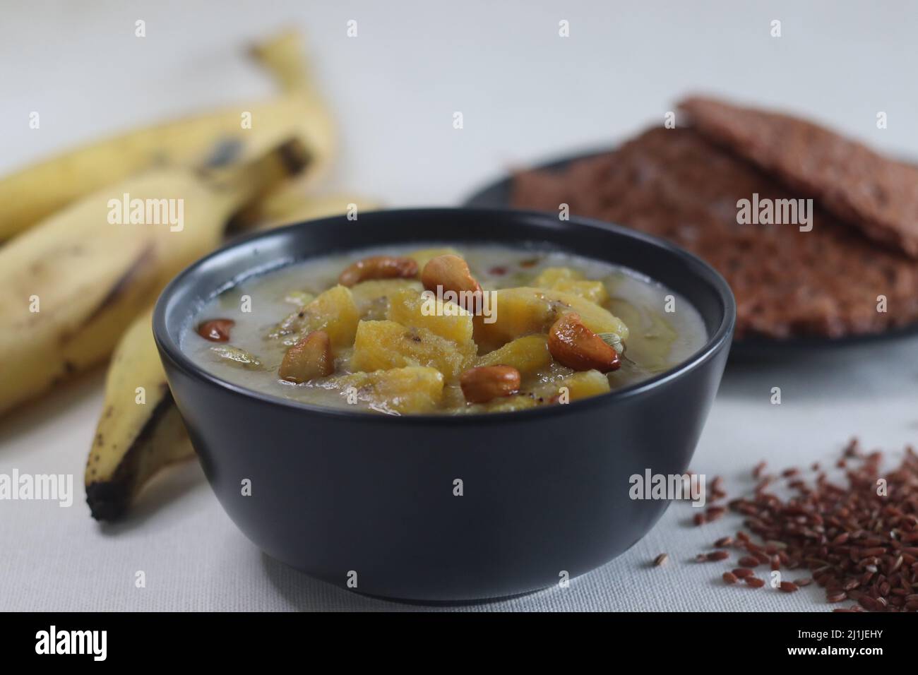 Ragoût de plantain mûr. Un curry doux fait de plantain mûr, de lait de ...