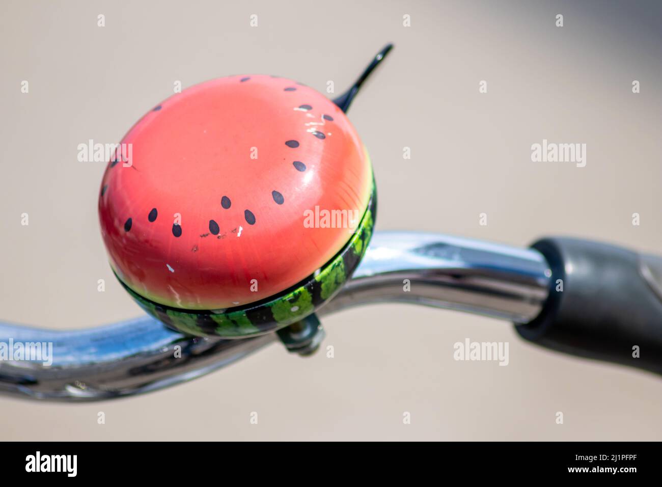 La cloche à vélo Melon assure la sécurité de la circulation routière ...