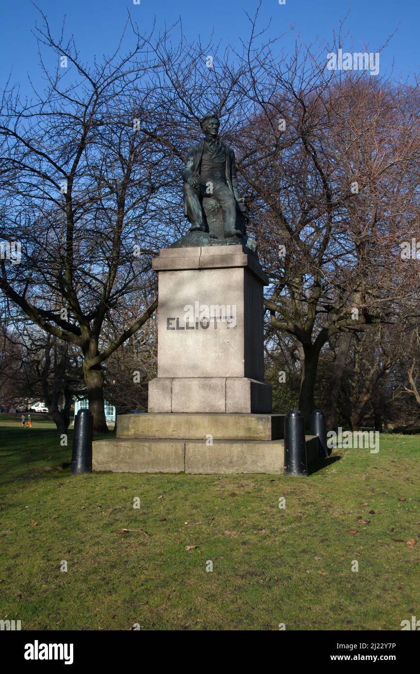 Ebenezer elliott statue Banque de photographies et d’images à haute ...