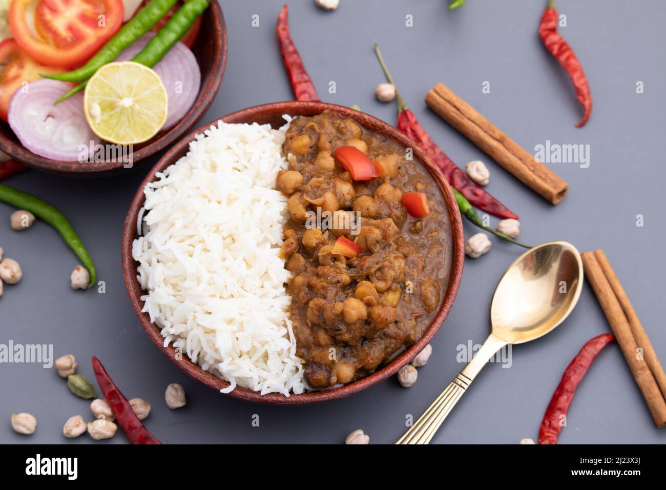 Punjabi chawal chole Banque de photographies et d’images à haute ...