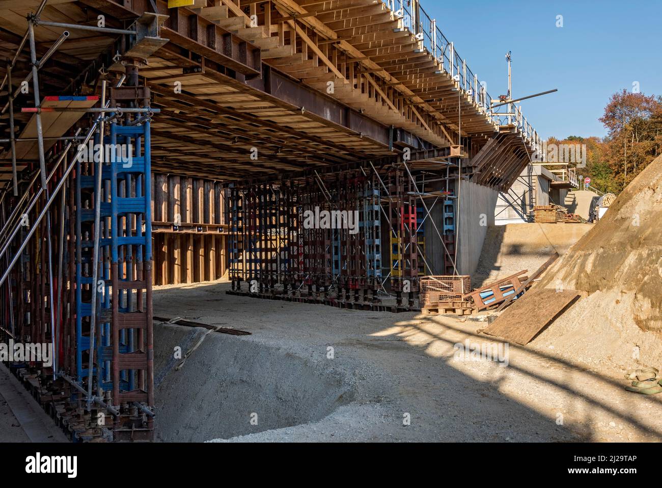 Chantier de construction, construction d'un pont avec supports de ...