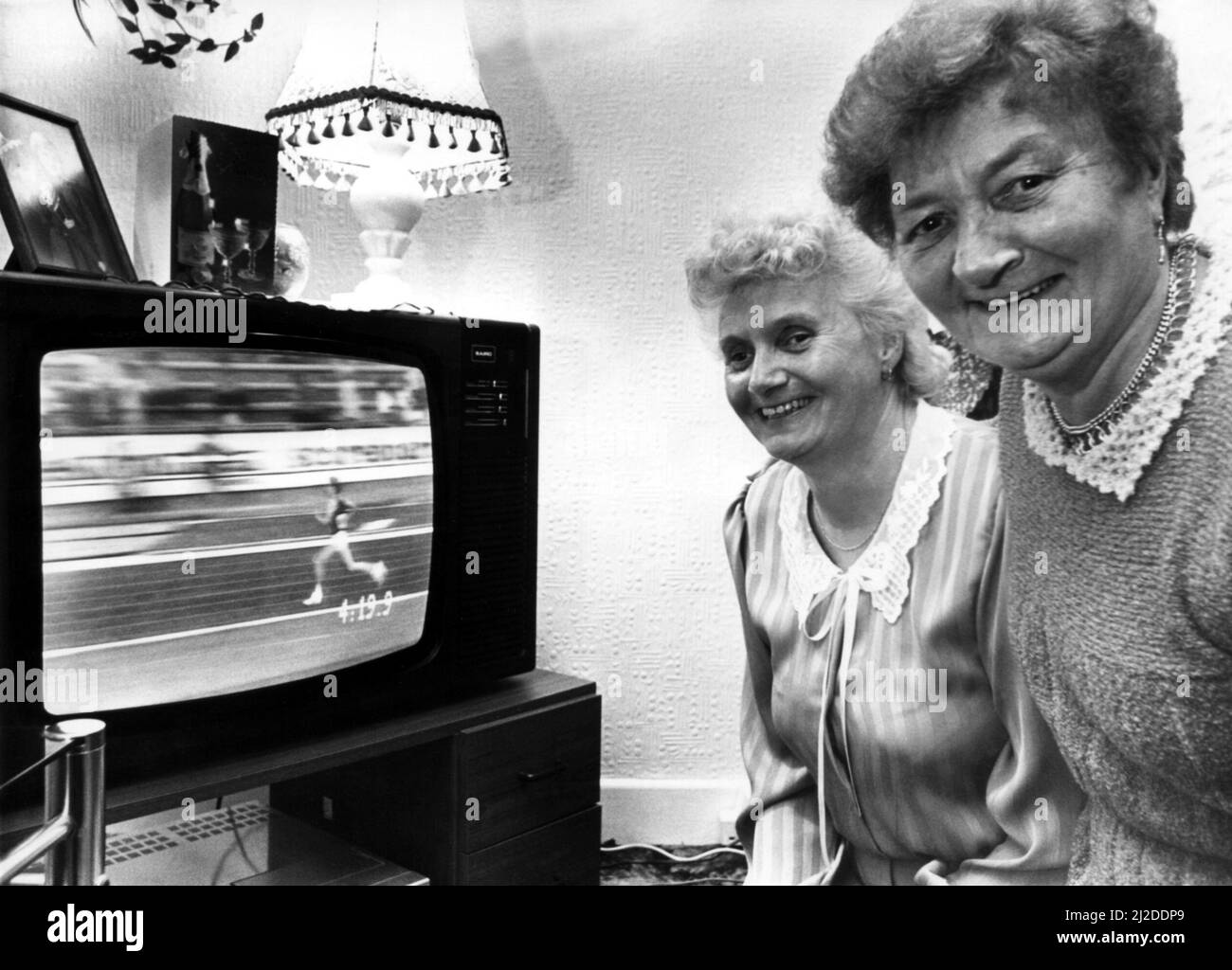 L'athlète Steve Cram Mia Cram, à gauche, et Maria Korte, mère et grand ...