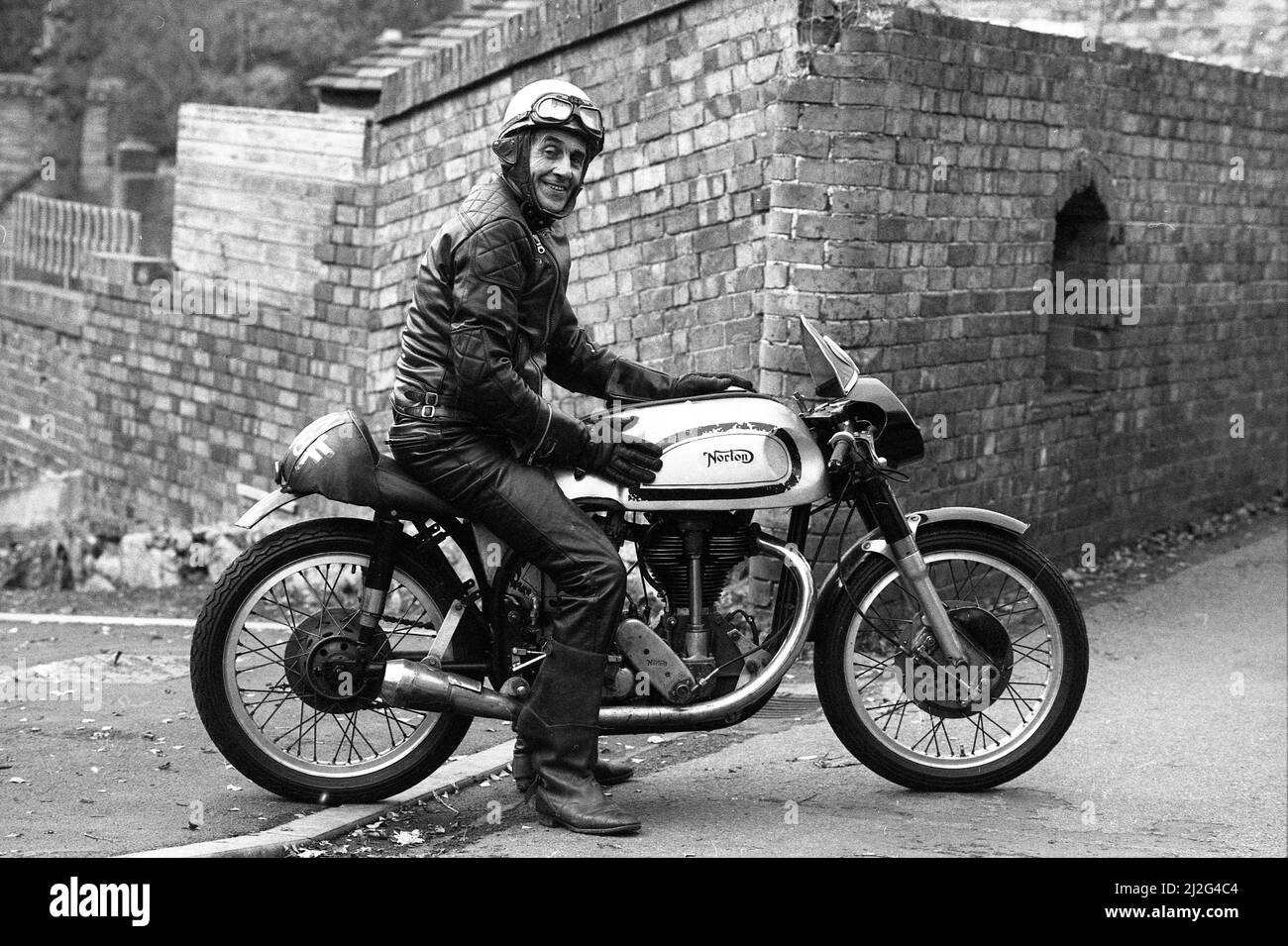 Vieille moto course Banque de photographies et d’images à haute ...