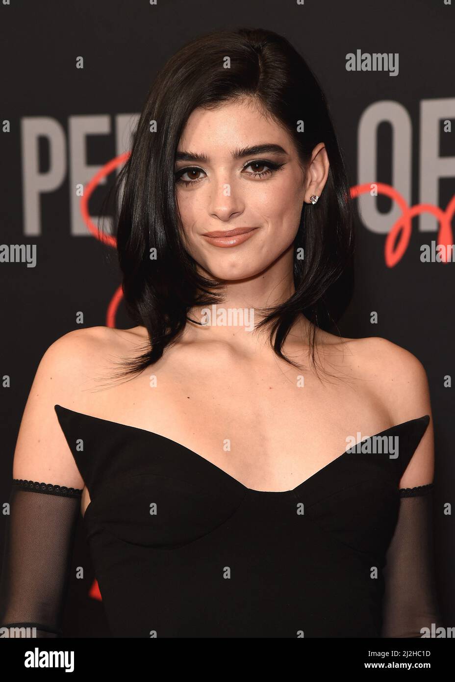 Dixie d'Amelio marchant sur le tapis rouge à l'occasion de la cérémonie ...