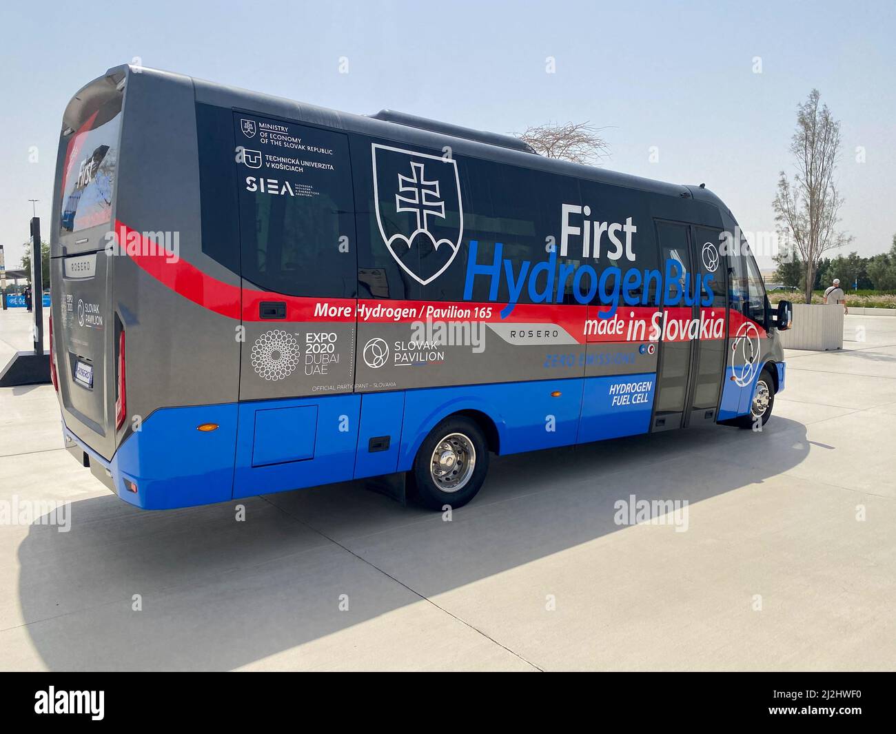Hydrogen fuel cell bus Banque de photographies et d’images à haute ...
