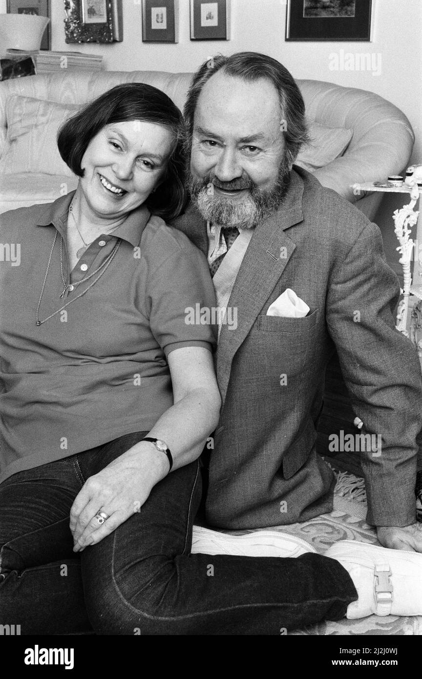 L'acteur Peter Salluis avec sa femme Elaine Usher. 27th mars 1987 Photo ...