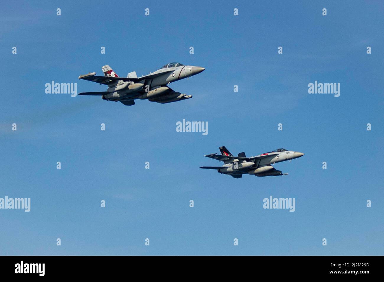 MER DE CHINE MÉRIDIONALE (1 avril 2022) Capt Lewis Callaway, à gauche ...