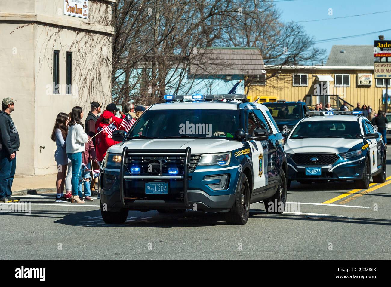 La police de Fitchburg en procession pour le CPT de l'USMC déchu Ross ...