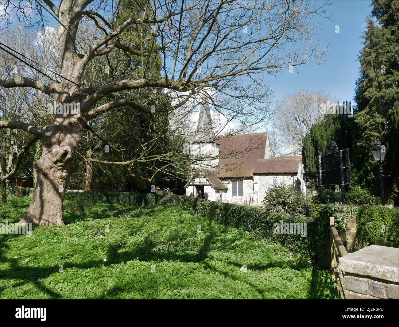 Chaldon church Banque de photographies et d’images à haute résolution ...