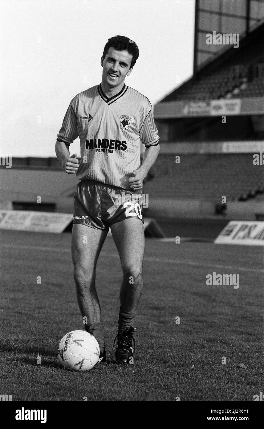 Wolverhampton Wanderers F.C'est nouvelle signature, Paul Cook, au ...