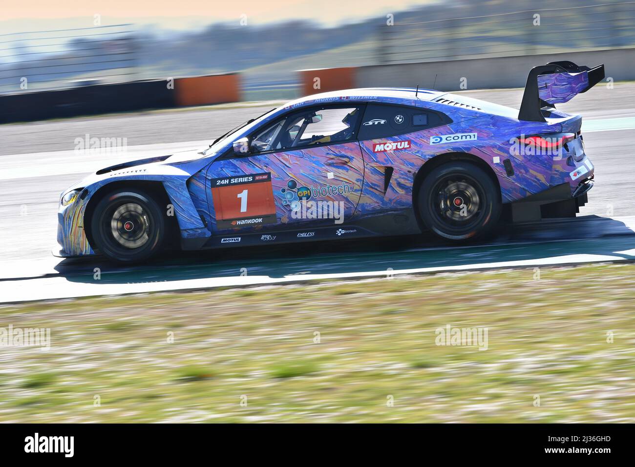 Scarperia, 24 mars 2022 : BMW M4 GT3 de Team ST Racing conduite par ...