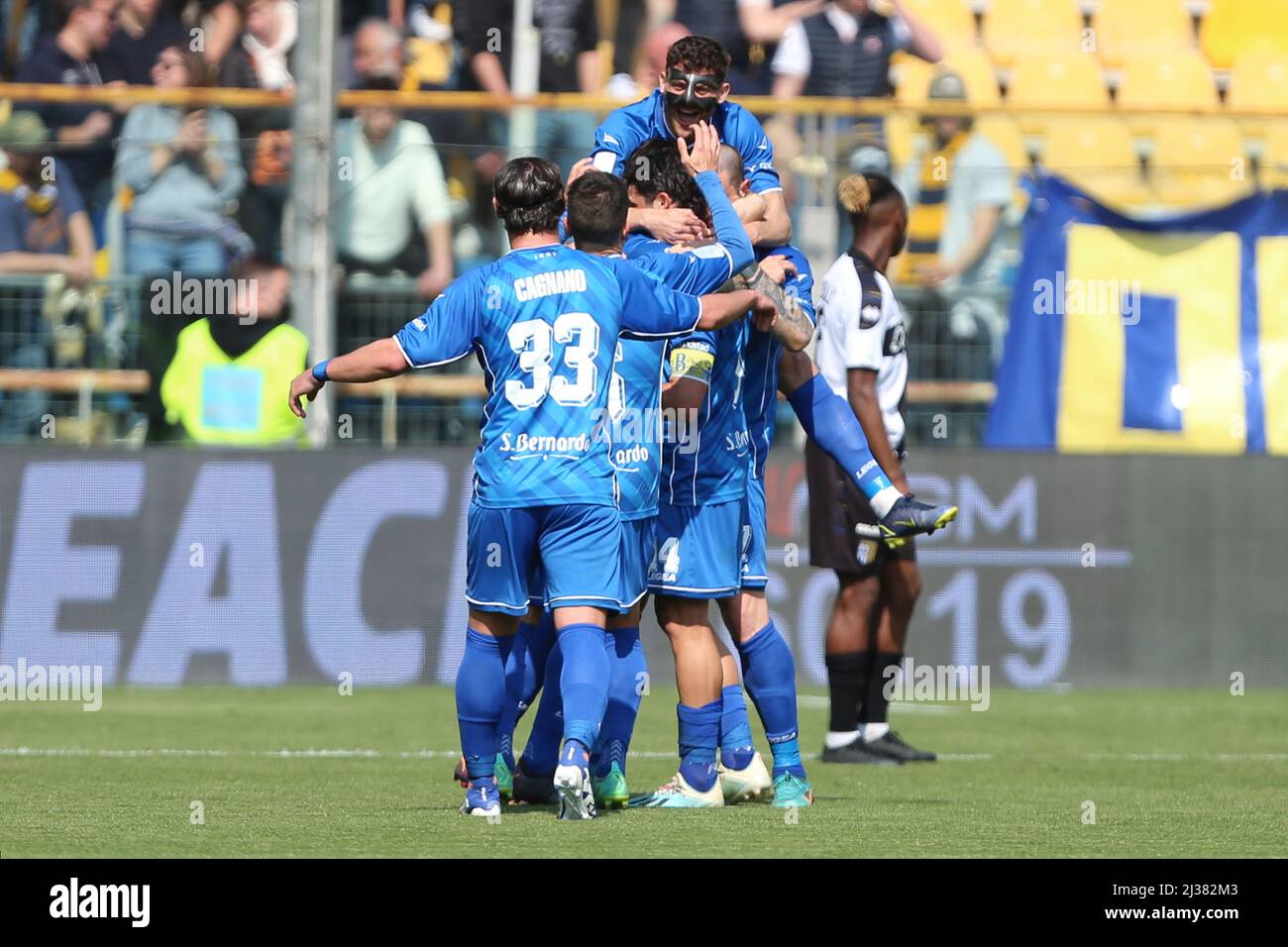 Ettore Gliozzi de CÔME 1907 célèbre après avoir mis un but et ses ...