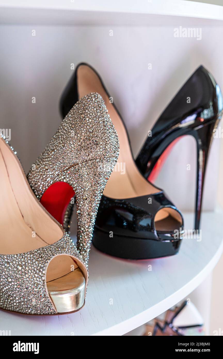 Talons aiguilles noirs Banque de photographies et d’images à haute ...