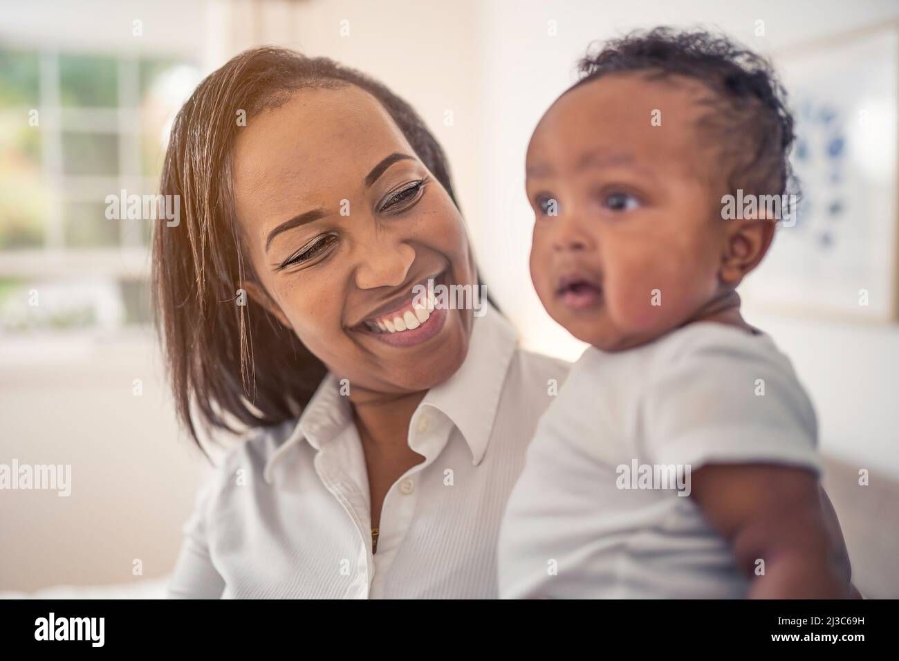 Femme afro et son bebe Banque de photographies et d’images à haute ...